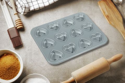 Heart Shaped Muffin Trays – Bake with Love | EuroTins – Euro Tins Bakeware